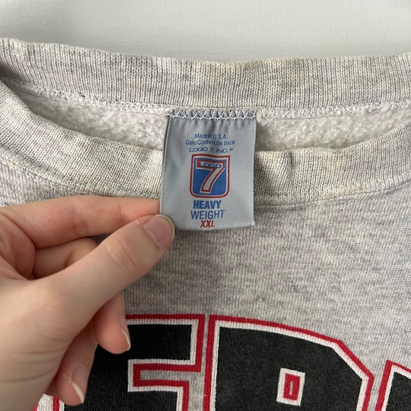 LOGO 7 | Shirts | Vintage Logo 7 Q95 Bob Tom Sweatshirt | Poshmark